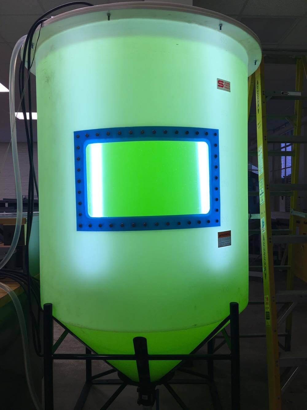 Growing Algae to Feed Oysters - Maine College of Engineering and ...